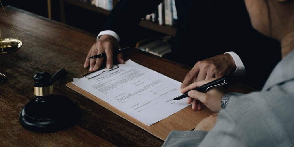Understanding the Role of A Lawyer in The US Legal System - Icy Whiz
