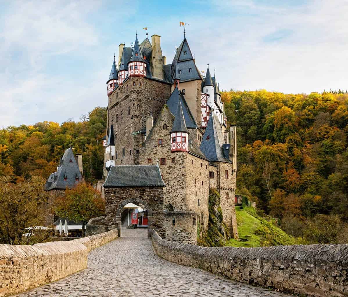 The Eltz Castle in Germany: Experience the Echoes of the Medieval World ...
